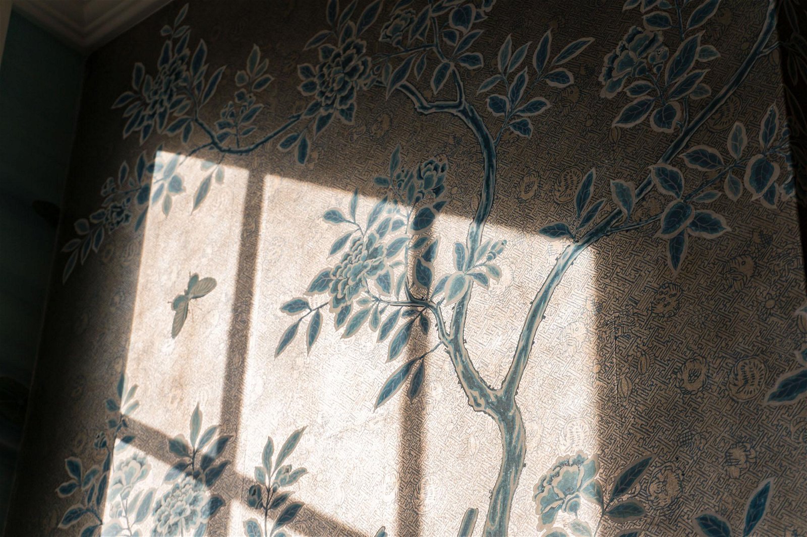 Gracie Wallpaper: 120 Years Of Handpainted Wallpaper Art